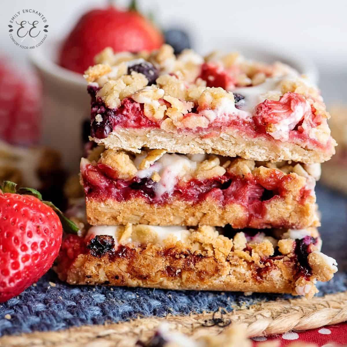 The Best Oatmeal Breakfast Bars Recipe with Berries