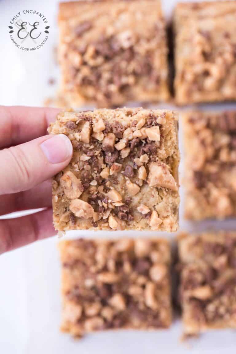 The Best Vanilla Brownies with Toffee and Pecans (Blondies)