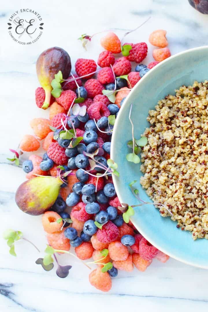 The Best Healthy Breakfast Grain Bowl Recipe with Fruit