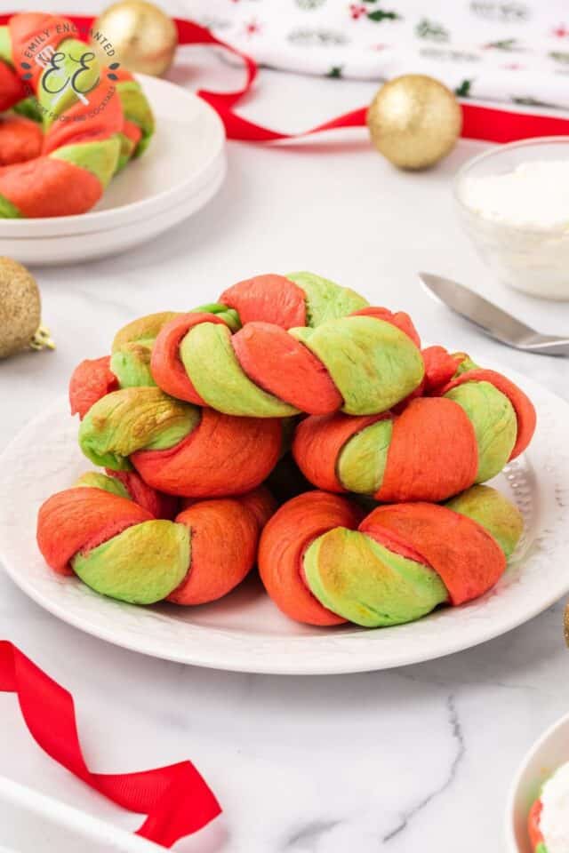 The Best Red and Green Homemade Christmas Bagels from Scratch