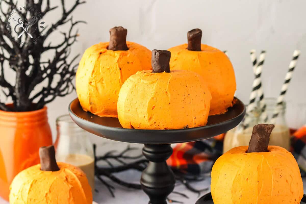 Cute Pumpkin Shaped Cake for Halloween or Thanksgiving